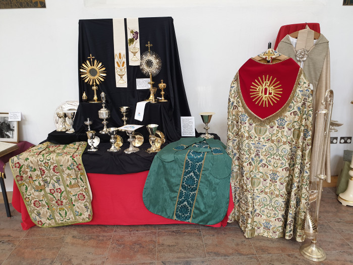Photos - St Peter and The Holy Apostles